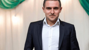 Ukrainian Men- Meeting, Dating, and More (LOTS of Pics)