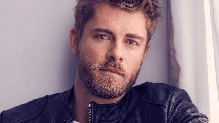 Australian Men – Meeting, Dating, and More (LOTS of Pics)