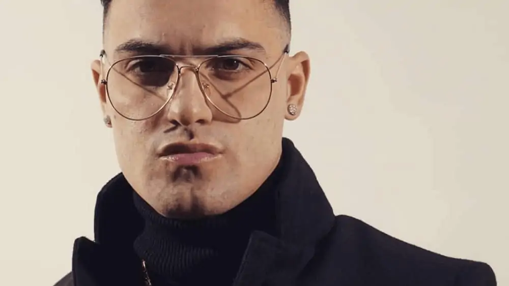 Italian Men Guide – Meeting, Dating, and More (LOTS of Pics)