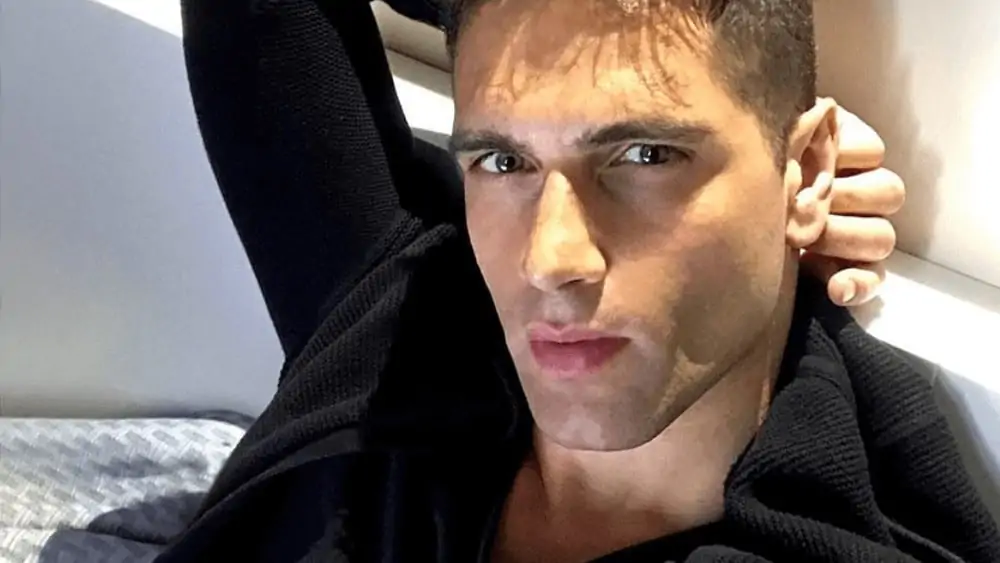 Italian Men Guide – Meeting, Dating, and More (LOTS of Pics)